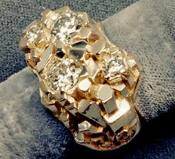 Giants Causeway diamond ring in 18K by George Postgate